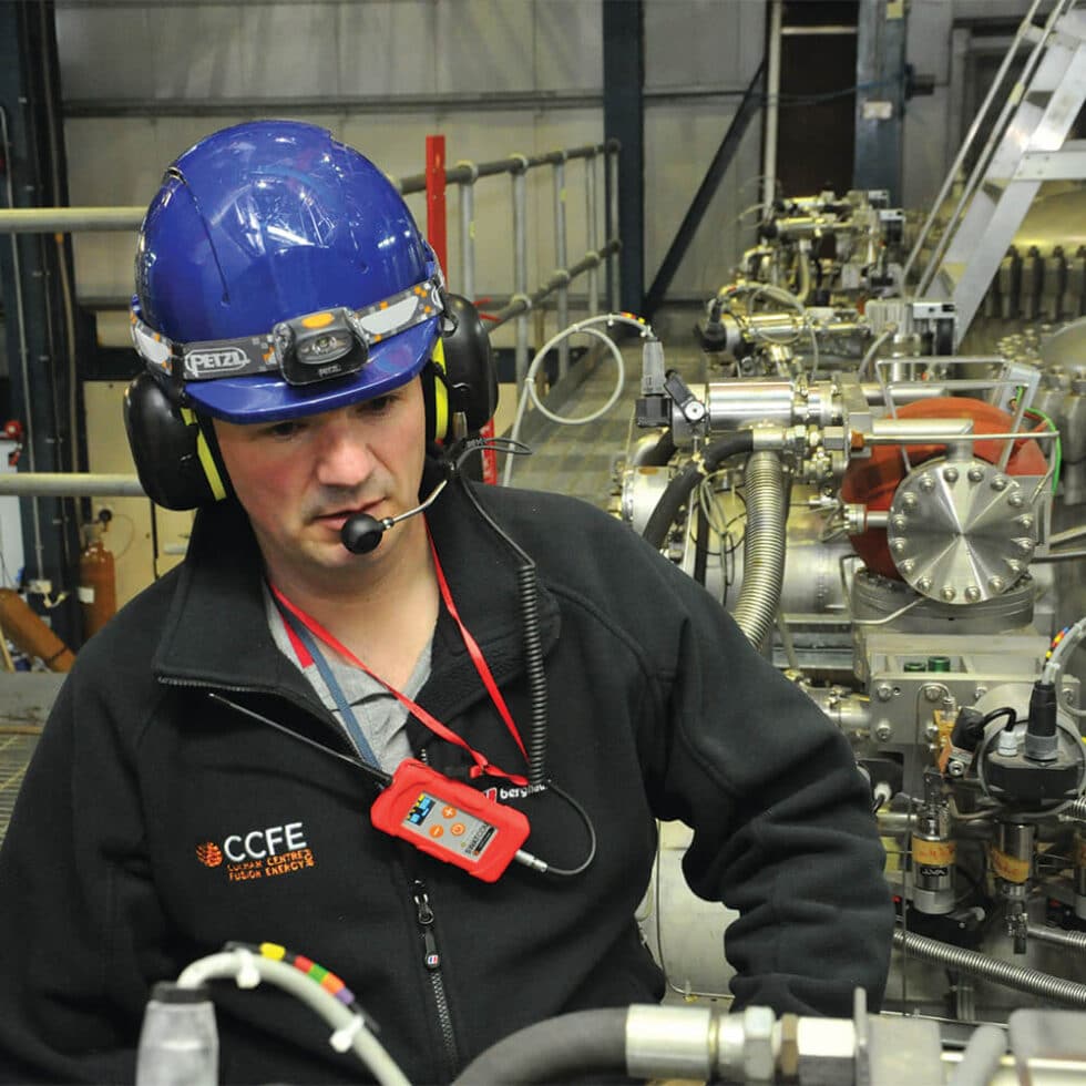 Simplex, Half-Duplex & Full Duplex Explained - Swatcom